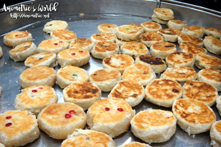 Master Hopia Factory in Quiapo - Animetric's World