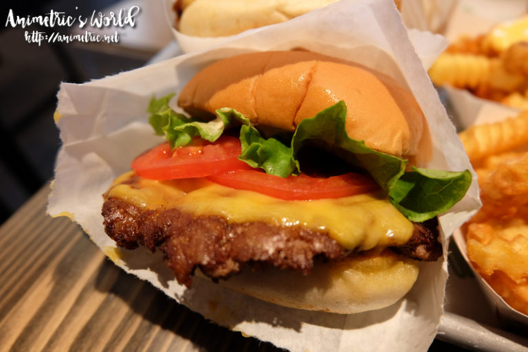 Shake Shack in Yokohama, Japan - Animetric's World